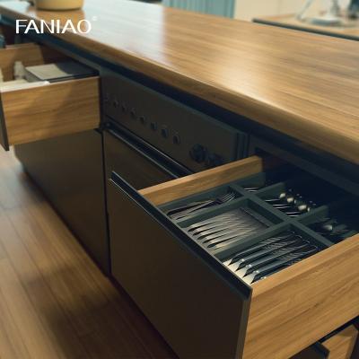 Chine Design minimaliste Finition en mélamine en bois vert Armoire de cuisine moderne ouverte à vendre