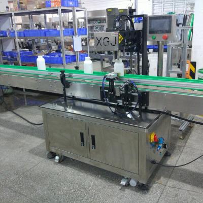 Cina Torsione automatica della fabbrica cosmetica fuori dalla tappatrice d'avvitamento del coperchio della bottiglia dello sciampo della fabbrica della macchina del cappuccio in vendita