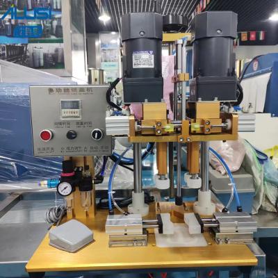 Cina Macchina pneumatica della vite di cappucci della tappatrice della bottiglia dello spruzzo di vetro della bevanda dell'acqua in vendita