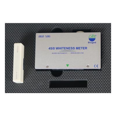 China Medidor portátil de blancura para recubrimientos de pintura 1.5V AA Máquina de prueba de brillo en venta