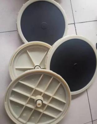 中国 EPDM Fine Bubble Disc Diffuser For Aeration Needs And Adjustable Air Consumption 販売のため