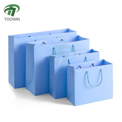 Cina Colore personalizzato Stand Up Kraft Paper Bag And Box Set regalo per occasioni speciali in vendita