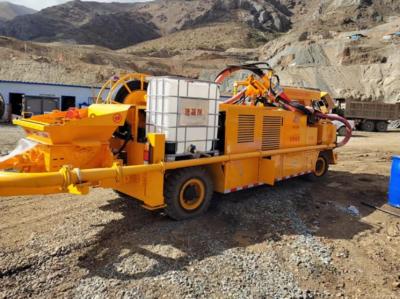 China 4WD Wet Concrete Shotcrete Robot Wireless Control For Subways Culverts for sale