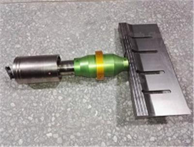 중국 255mm 폭 잎 초음파 음식 절단기 220V 또는 110V 20Khz 380*250*150mm 판매용