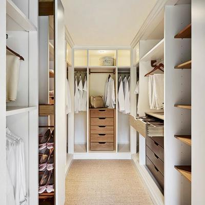 Chine Armoire de conception en laminaire européen durable, sécurisé et personnalisable pour le stockage de la villa à vendre