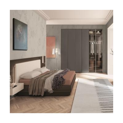 Chine Meubles de chambre pour maître placard armoire haut de gamme en bois dans le design de style moderne à vendre
