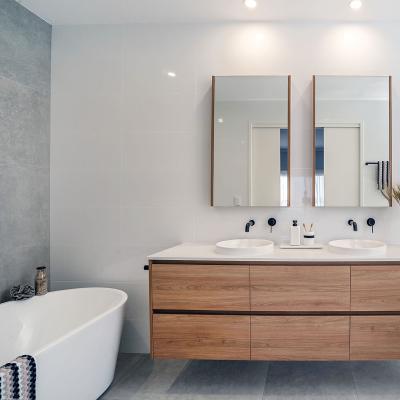 Chine Petit évier de salle de bain à murs en rectangle avec baignoire et miroir inclus à vendre