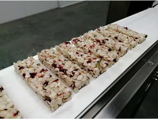Puffing rice / Cereal bar forming machine