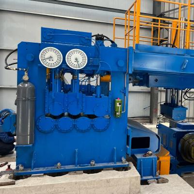 China Gemakkelijk te bedienen 16mm staal 3in 1 metalen spoel rechtmakende machine Gewicht KG 450 Te koop