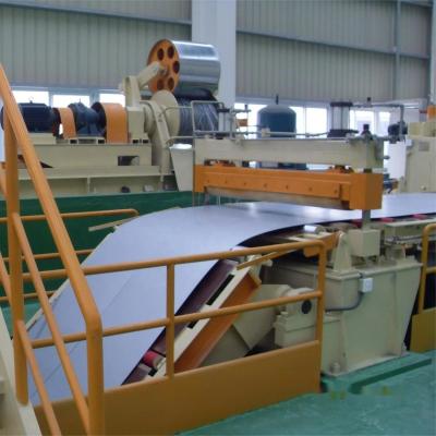 China Productielijn voor het snijden van stalen spoelen met een horizontale machine voor het ontwikkelen en gelijkstellen van spoelen Te koop