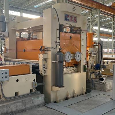 中国 4000*2500*2500mm メタルシートの平坦化と平坦化のためのストレイターフィッダーアンコイル 販売のため