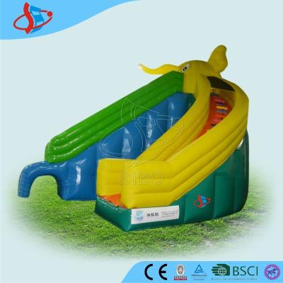 Cina Gonfiabili divertenti curvi verde asciugano gli scorrevoli per il PVC dei parchi dei bambini in vendita