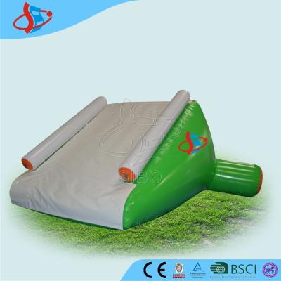 Cina Grandi acquascivoli gonfiabili bianchi per il PVC della piscina 0.9mm in vendita