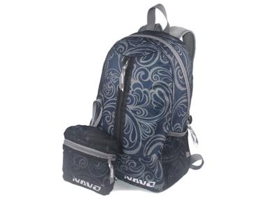 Cina Lo zaino piegante impermeabile durevole Packable di nylon Daypack modella la capacità di 25 litri in vendita