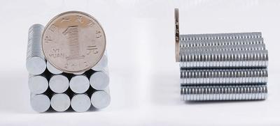 China Micro ímãs pequenos fortes da terra rara, ímãs circulares fortes minúsculos para o relógio de quartzo à venda