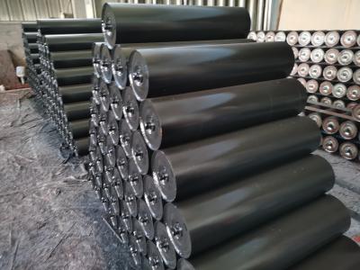 Cina Rullo d'acciaio del trasportatore del diametro del nero 114mm del CEMA per le parti del sistema di trasportatore in vendita