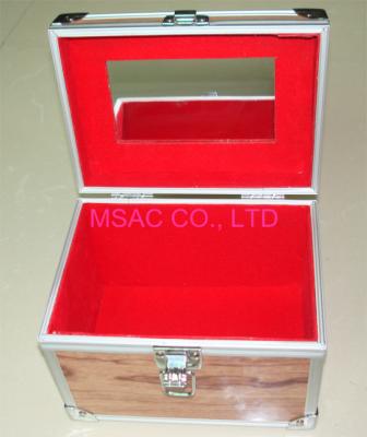 Chine Doublure rouge en aluminium de caisse cosmétique de ruban à l'intérieur de 90 degrés 220 ouverts X 150 X 180mm à vendre