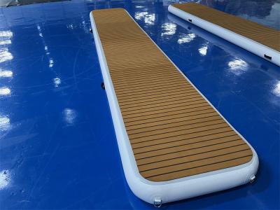 Chine Dépend de la taille Capacité de gonflement Plateforme gonflable flottante avec pompe à air pour bateau de ski à moteur à vendre
