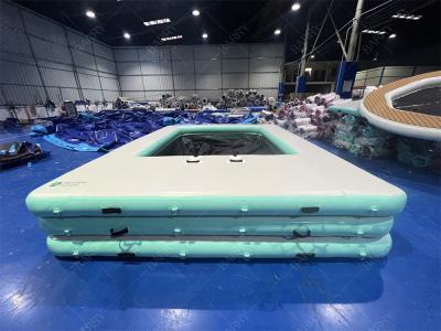 China Durable gota punto portátil flotante océano mar natación piscina de yates piscina de mar inflable con red anti medusas en venta
