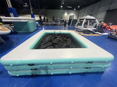 China Durable gota punto portátil flotante océano mar natación piscina de yates piscina de mar inflable con red anti medusas en venta