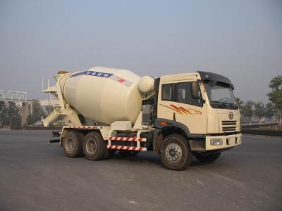 중국 8 - 350L 물 탱크 HZZ5250GJBJF를 가진 10cbm 6x4 Faw 그룹 이동 구체 믹서 트럭 판매용