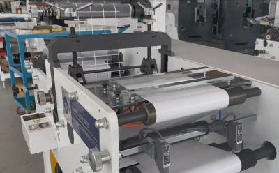 Chine Rouleau d'étiquettes en papier transfert thermique, machine de découpe à baiser à vendre