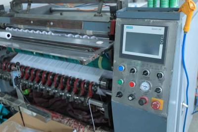 Cina Macchina per la laminazione automatica di rotoli di carta A3 a caldo freddo in vendita