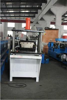 China Listón del techo del tejado, rollo del canal de Omega que forma la máquina para el canal de Furring en venta