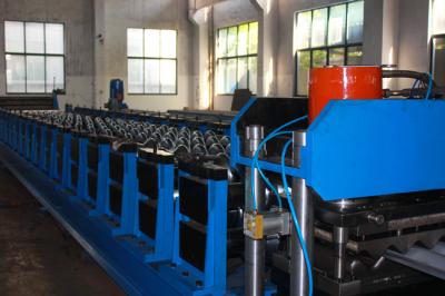 中国 油圧 Decoiler は 6 m/min - 15 m/min の機械を形作るシート ロールを波形を付けました 販売のため