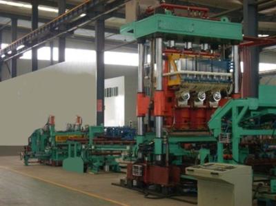 China soldador/rollo de rejilla Cuatro-triples de la presión 200T que forma la maquinaria en venta