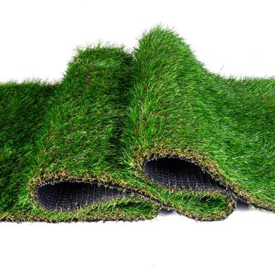 Cina Stuoie artificiali dell'erba di simulazione dell'erba tappeto dell'erba di prezzi del campo da giuoco artificiale di alta qualità per il balcone in vendita