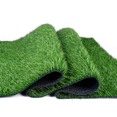 Cina Tappeto erboso sintetico del campo di calcio del tappeto erboso del giardino del paesaggio a buon mercato del tappeto erboso artificiale naturale di prezzi da vendere in vendita