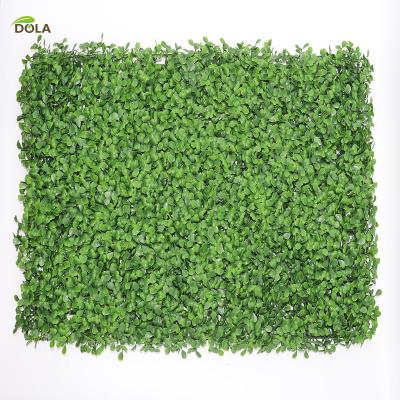 中国 プラスチック屋外の人工的な植物の壁すべての季節の日曜日の紫外線保護緑の壁 販売のため