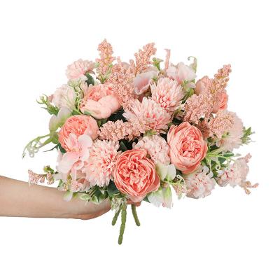 中国 フィリーの7本のヘッドばらと結婚する家の装飾のシミュレーションの花 販売のため