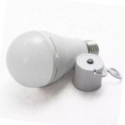 중국 15w 20w LED 재충전 가능한 비상 전구 E27 B22 기본 및 고전력 배터리 판매용