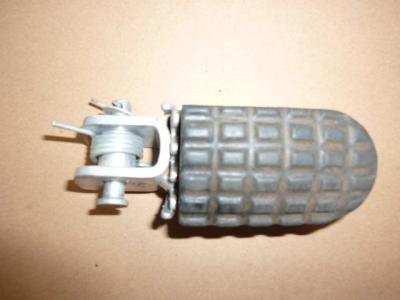 Montaje del reposapiés del frente del MOTOCRÓS de HONDA XL125 XL185s., derecho
