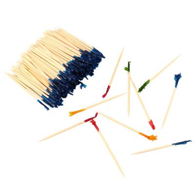 Chine La dent en bois en bambou décorative jetable colorée de 6,5 cm sélectionne pour le fruit de cocktail à vendre