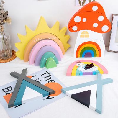 中国 非有毒な22cmの虹のスタッカーの木製のMontessoriの創造的な木製のおもちゃ 販売のため