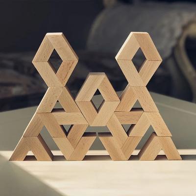 Cina blocchetti d'impilamento educativi di legno di Unpaint Montessori del grande delle particelle elementari 3D di forma di v 16pcs bambino di legno naturale dei giocattoli a in vendita
