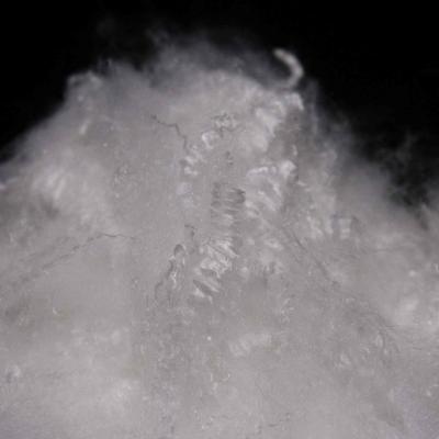 China Witte polyester stapelvezels 51 mm A-klasse milieuvriendelijke microfiber voor kussensvullen Te koop