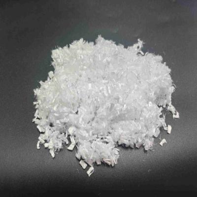 China Niet-fluorescerende versterkte materialen Polyester Stapelvezel Wit 8 mm Korte PSF Voor het vullen Te koop