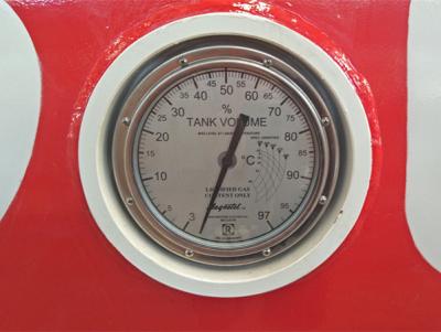 China posto de gasolina do tanque de armazenamento 20m3 do gás de 20000L LPG de 10 toneladas com o distribuidor dobro do bocal à venda