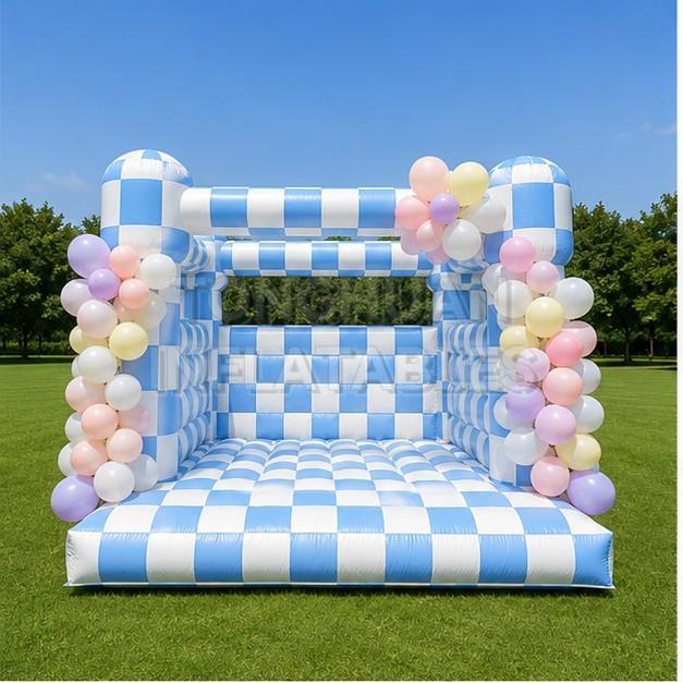 white inflatable bounce house