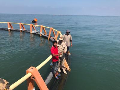 China USD Payment Supported HDPE Triangular Brackets Fish Cage for Open Sea in Triangular Design for sale