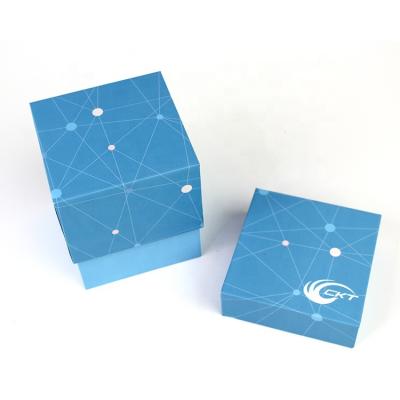 China Individuelle, recycelbare Geschenkbox aus Karton mit Deckel, tiefe quadratische Kartonbox mit Deckel 10x10 Zoll zu verkaufen