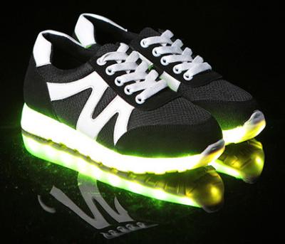 China Schoenen met Geleide Opvlammende Licht en kleur die geleide schoenen opvlammen Te koop