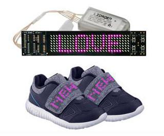 China La función recargable de la simulación del APP de los zapatos de la pantalla LED enciende para arriba los únicos zapatos en venta