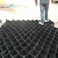 Cina Protezione ad alta temperatura Geocell, stabilizzatore di plastica del pendio di resistenza della ghiaia del favo in vendita