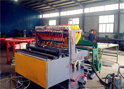 China Operação exata alta da máquina de soldadura da malha da cerca do controle pneumático auto à venda