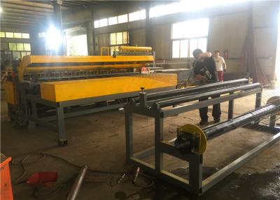 China 3 - Máquina da cerca da rede de arame da soldadura de 6 milímetros no rolamento e no controle eletrônico do painel à venda